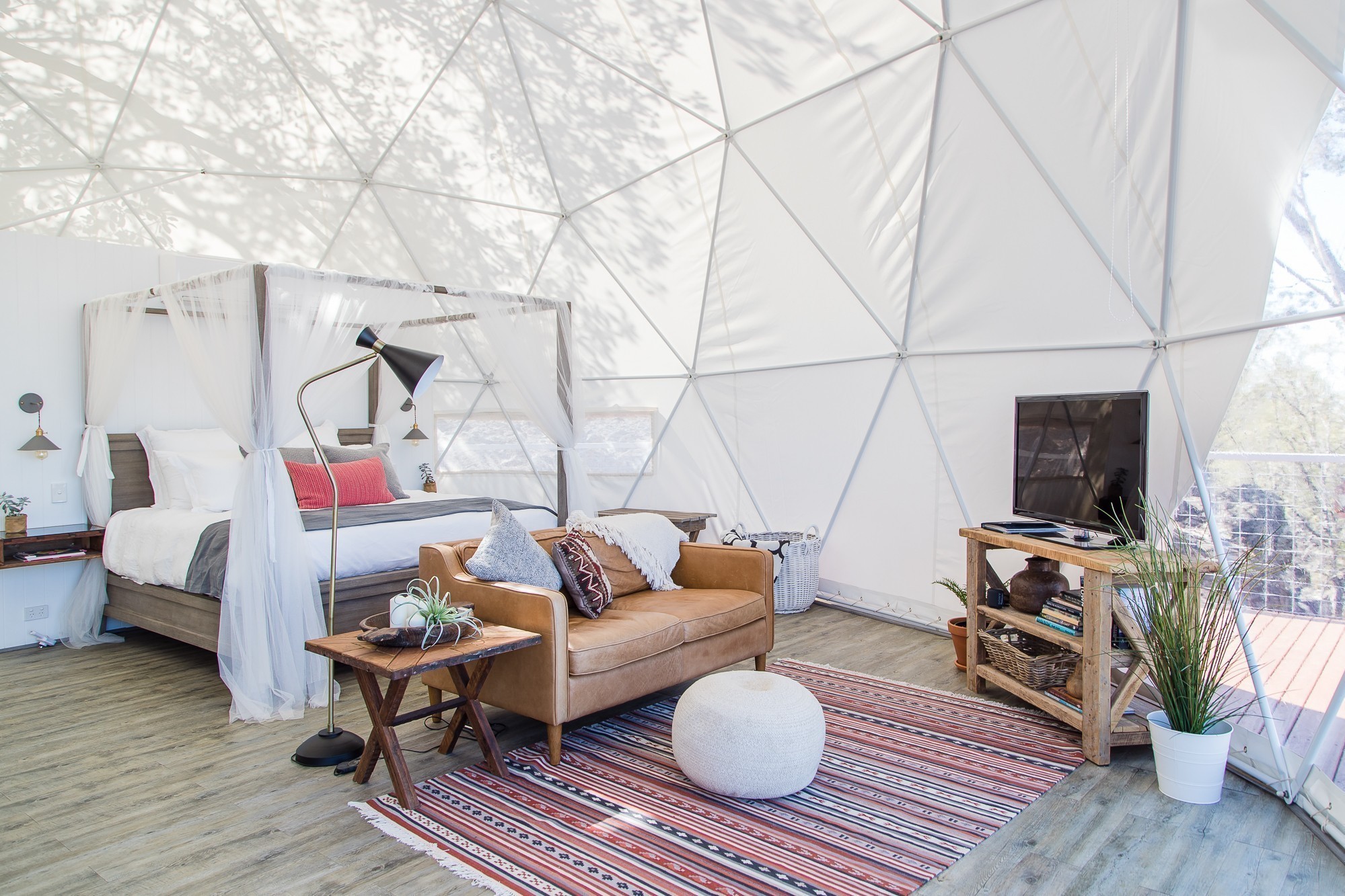 This geodesic dome is a luxurious off-grid Australian outback oasis