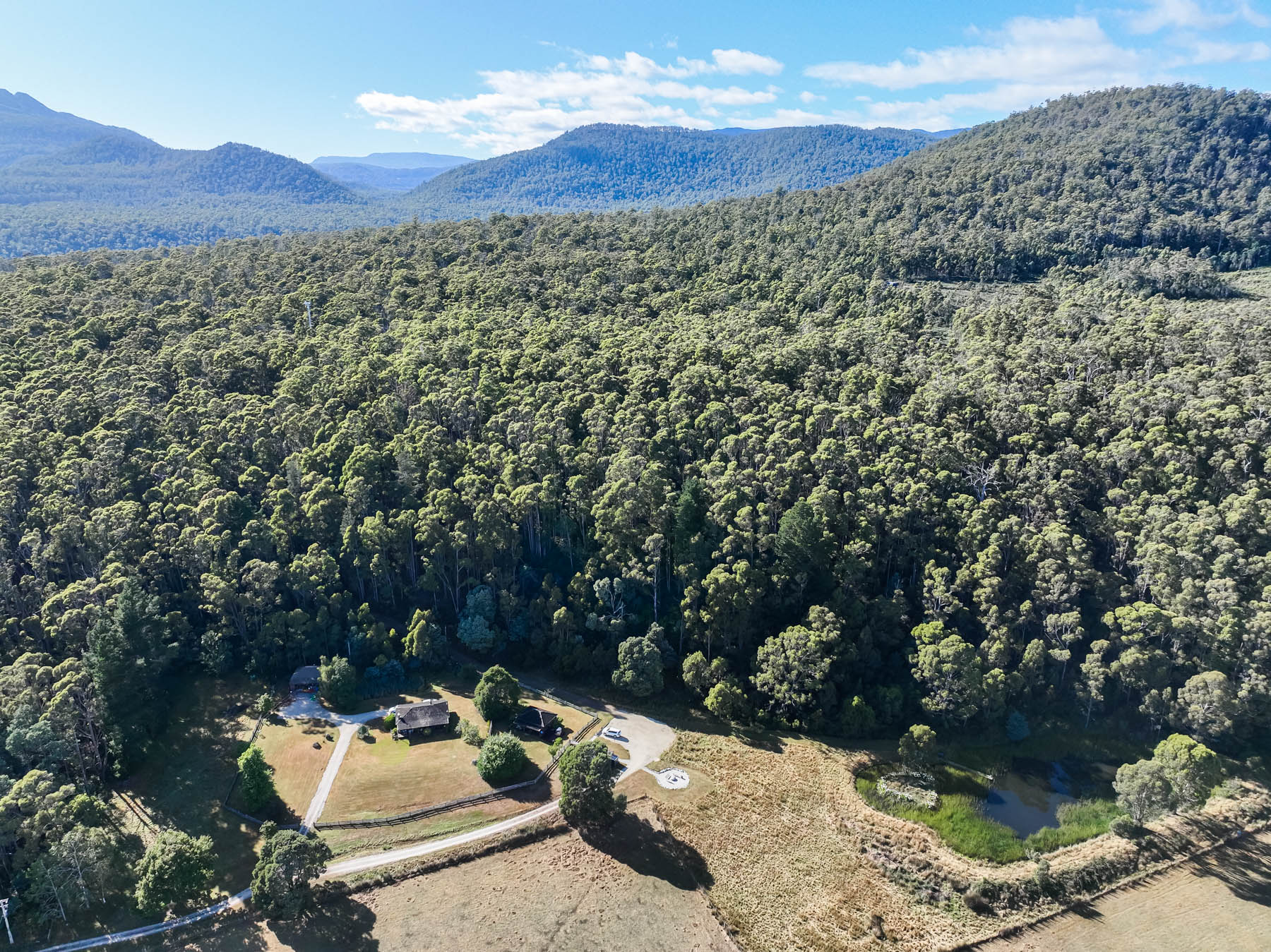 Cedar Cottage Meander: Your Answer to 'Tasmania Where to Stay'